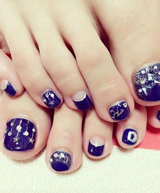 Holiday-Themed Christmas Toe Nail Art - TailoringinHindi